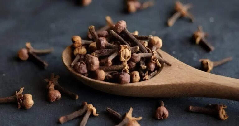 Mix cloves, honey, and cinnamon together regularly and you’ll thank me